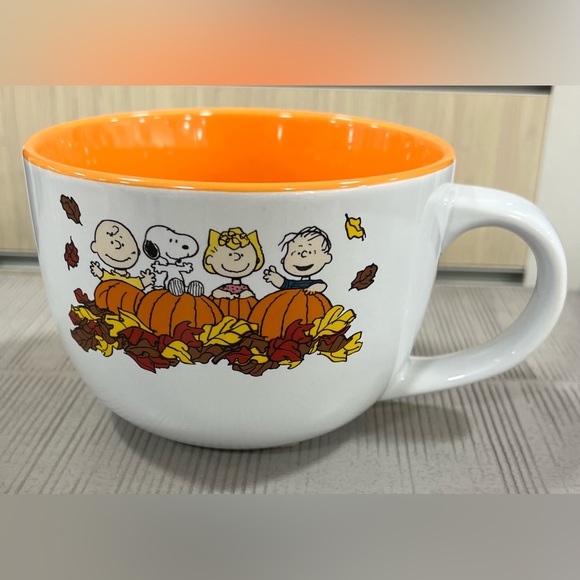 Peanuts | Dining | Peanuts Autumn Snoopy Charlie Linus Suddenly Its ...
